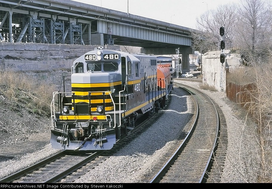BRC 480 using the Conrail lead for headroom